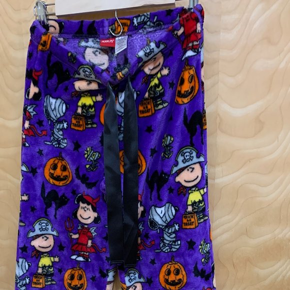 Peanuts | Intimates & Sleepwear | Peanuts Flocked Fleece Halloween ...